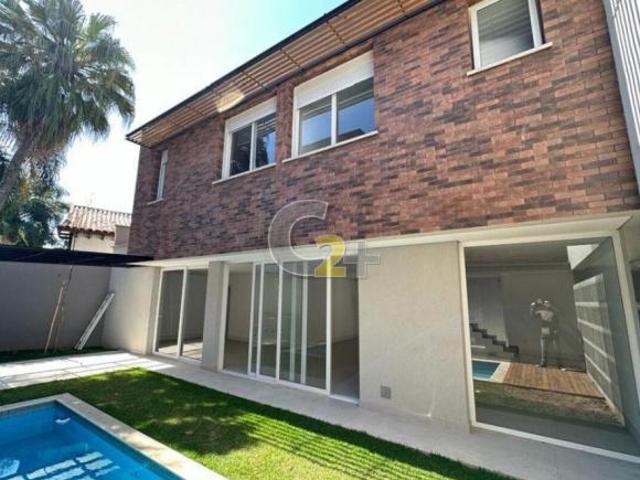 Casa de condomínio a venda em Santo Amaro com 5 quartos, 3 suítes, 3 vagas