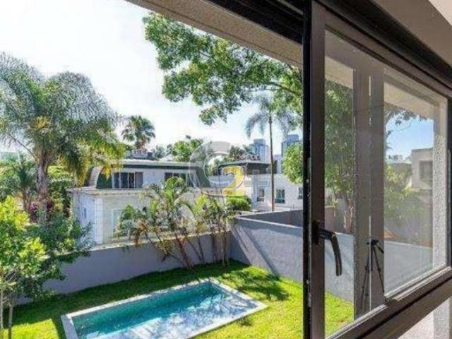 Casa de Condomínio à venda na Chácara Santo Antônio, 4 quartos sendo 4 suítes, 6 vagas de garagem