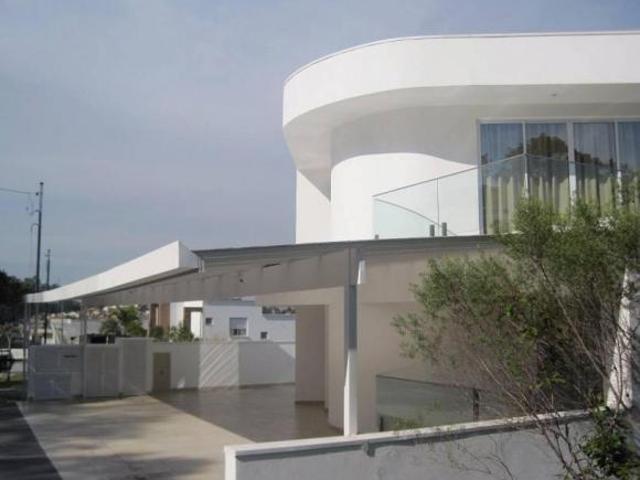 Casa de condomínio a venda na Granja Viana com 425 m² 3 suítes 6 vagas