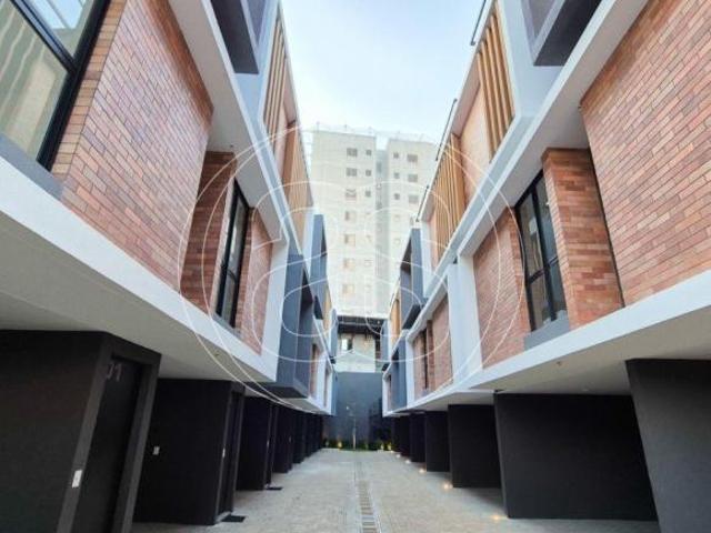 Casa de Condomínio à venda na região do Campo Belo com 193m², 3 quartos e 2 vagas de garagem
