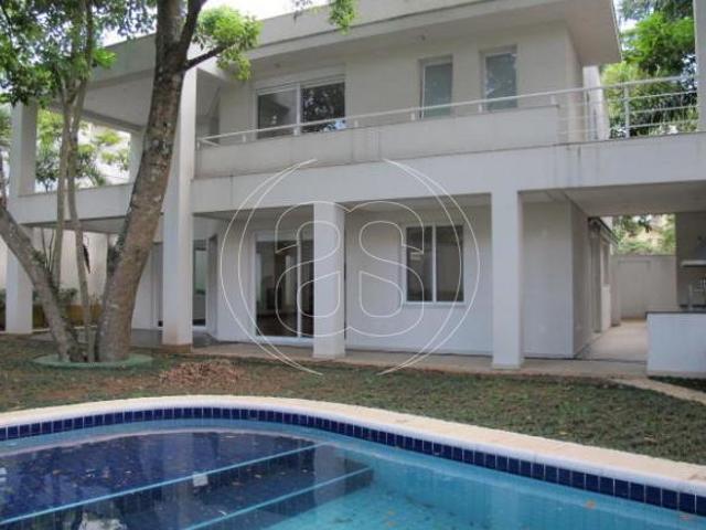 Casa de Condomínio à venda no Alto da Boa Vista com 4 suítes e piscina