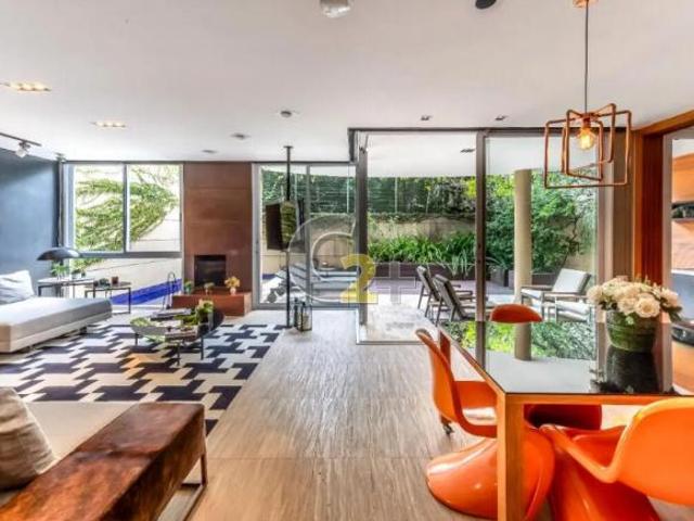 Casa de condominio á venda no Alto de Pinheiros, 4 quartos, 2 suítes, 4 vagas de garagem
