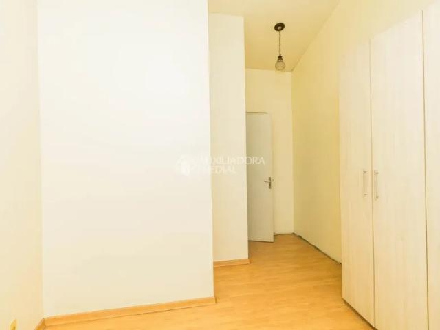 Casa de condomínio à venda no bairro Humaitá com 85 m² e 3 dormitórios/quartos