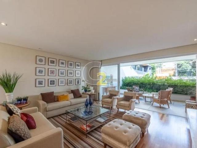 Casa de Condomínio a venda no Brooklin 372m², 3 suítes e 5 vagas