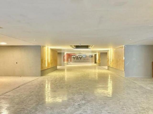 Casa de condomínio a venda no Brooklin, 3 suítes, 5 vagas de garagem 739m2!