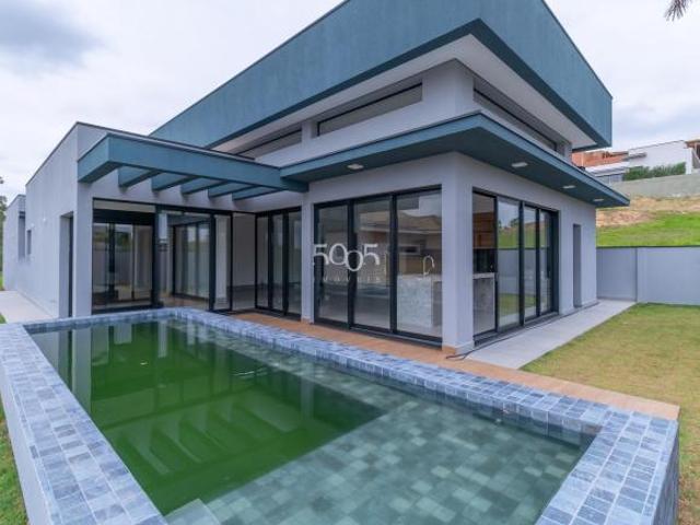 Casa de condomínio à venda no Condomínio Campos de Santo Antônio II, 4 suítes, 354m² construídos e 7