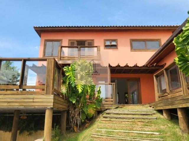 Casa de condomínio à venda, no Condominio Village Araçoiaba, com 3 suítes, piscina, área gourmet
