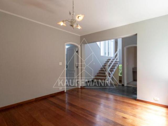 Casa de Condomínio à Venda no Morumbi 4 Dormitórios 4 Suítes, 2 Vagas, 260m² A.C