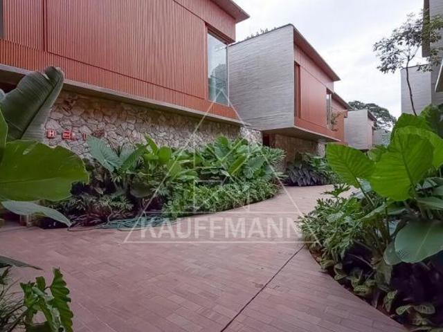 Casa de Condomínio à Venda no Morumbi 5 Suítes 6 Vagas 476m² de Área Construída