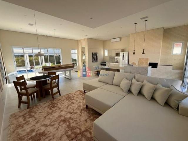 Casa de Condomínio à Venda no Saint Charbel, Araçoiaba da Serra: 1.050m²!