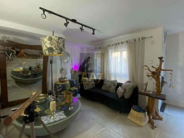 Casa de Condomínio Ao lado do Shopping Granja Viana