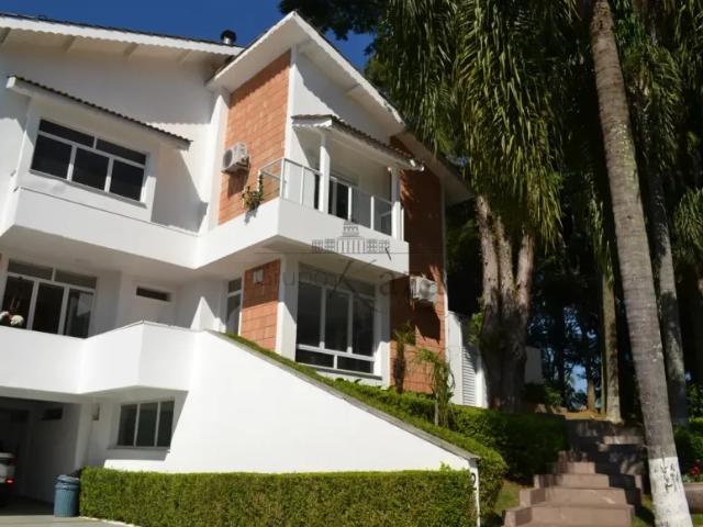 Casa de Condomínio Alto da Boa Vista 4 Dormitórios 450m²