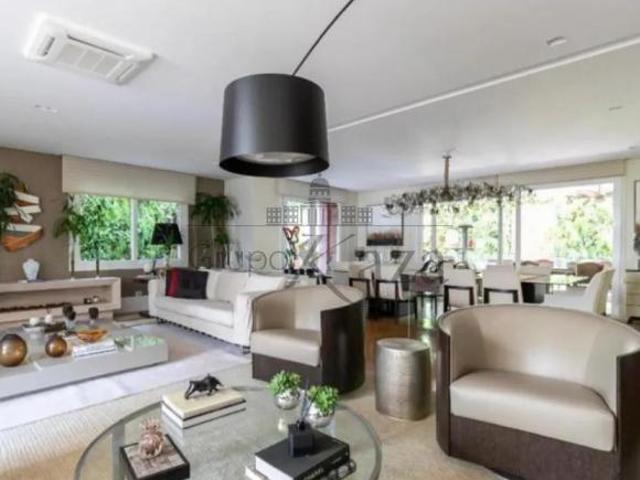 Casa de Condomínio Alto da Boa Vista 4 Suítes 620m²