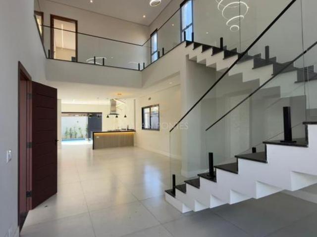 Casa de condomínio alto padrão em Peruíbe