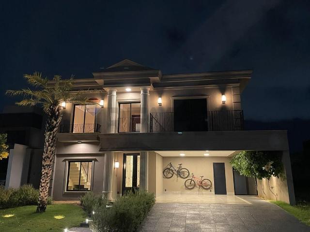 Casa de Condomínio Alugar, 4 Dormitórios localizado em Boa Vista, Uberaba, Minas Gerais, 38070693 | Brasil