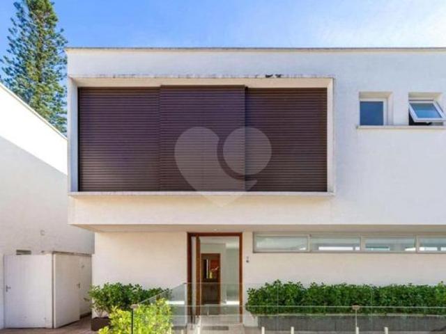 Casa de Condomínio Brooklin 4 Suítes / Quartos 6 Vagas Venda / Compra