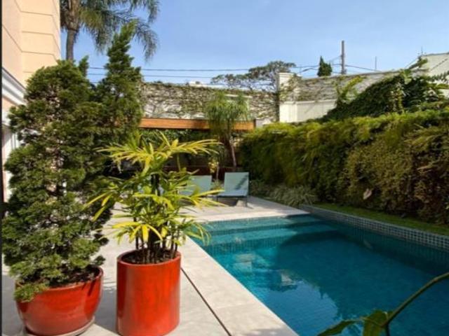 Casa de Condomínio de 310m² 3 suítes 3 vagas em Moema São Paulo