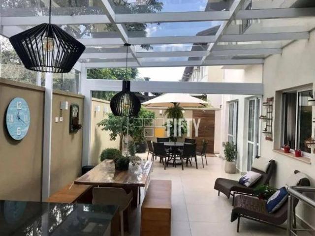Casa de Condomínio de 470 m² com 4 Suítes à venda no Campo Belo