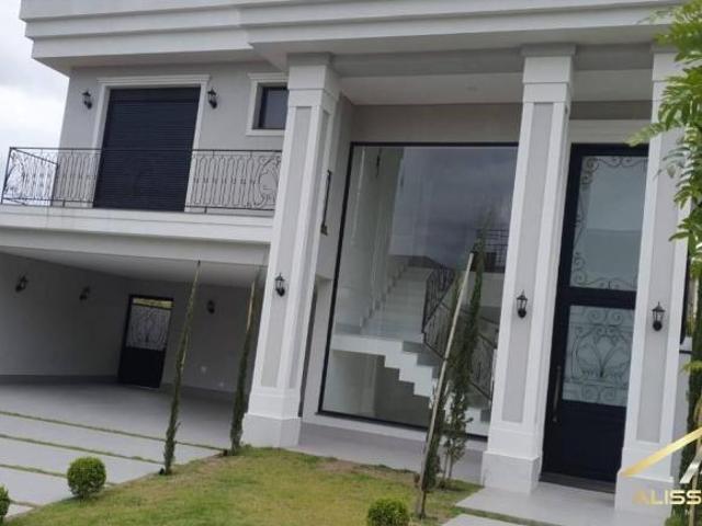 Casa de Condomínio de 482m² | 5 Suítes | 8 Banheiros |6 Vagas no Tamboré/SP