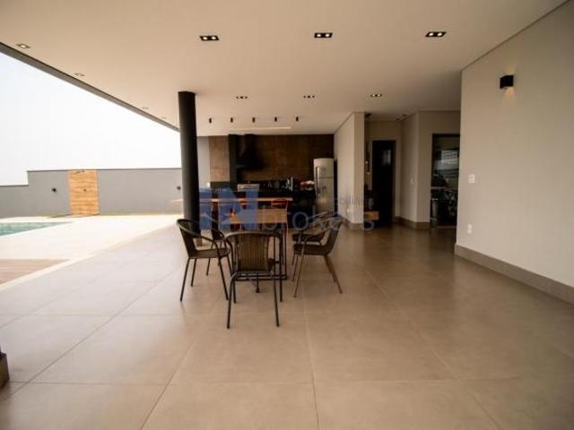 Casa de condomínio de alto padrão com piscina e área gourmet em Jundiaí SP, bairro Medeiros: 3 suíte