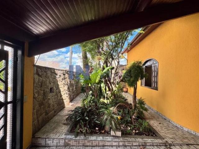 Casa de Condomínio de Luxo em Jundiaí: 3 Quartos, 2 Suítes, 3 Salas, 3 Banheiros, 4 Vagas, 243m² J