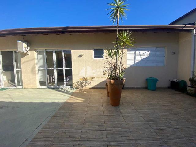 Casa de condomínio disponível para locação anual em Juquehy!