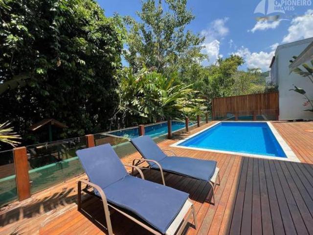 Casa de condomínio disponível para temporada em Juquehy!