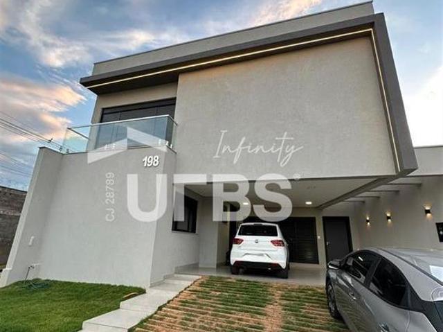 Casa de condomínio duplex com 214m² 4 quartos à venda no Raros Alto Umuarama