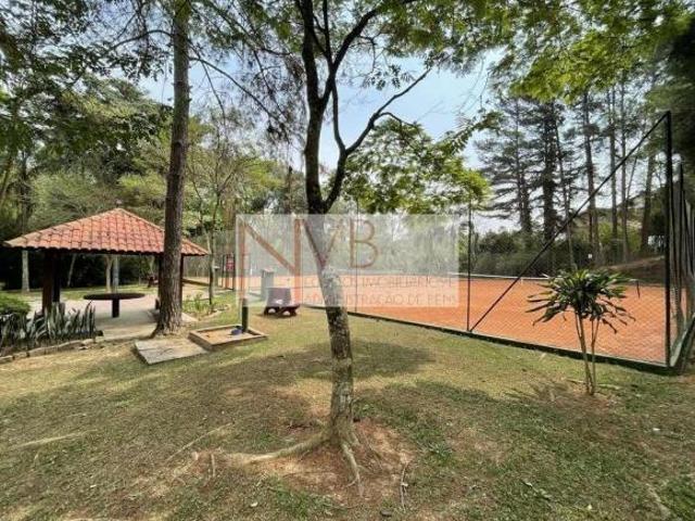 Casa de Condomínio em Cotia SP com 5 Suítes | 442m²