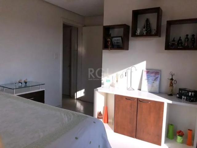 Casa de Condomínio em Cavalhada