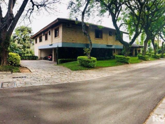 Casa de Condomínio em Cavalhada