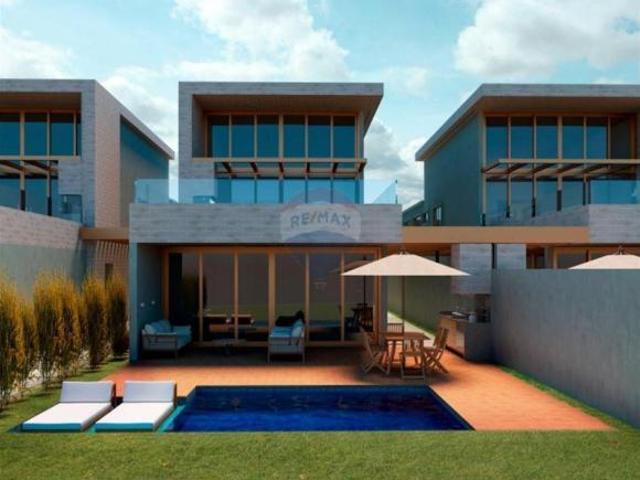 Casa de Condomínio em Camburizinho