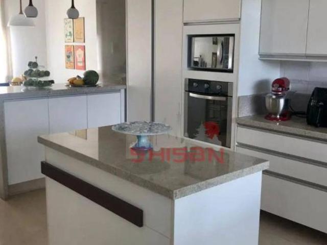 Casa de Condomínio em Campo Belo com 436m²