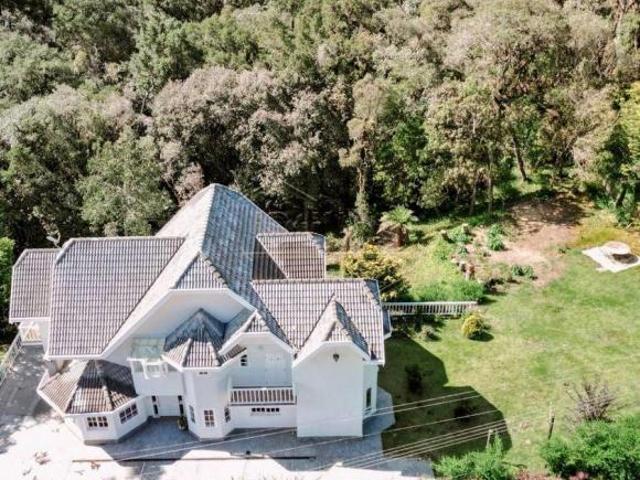 Casa de Condomínio em Campos do Jordão