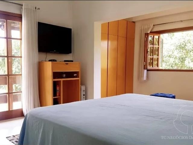 Casa de Condomínio em Chácara Santa Lúcia Carapicuíba