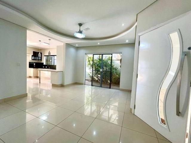 Casa de Condomínio em Americana – 3 suítes, 4 vagas, varanda gourmet, mobiliada