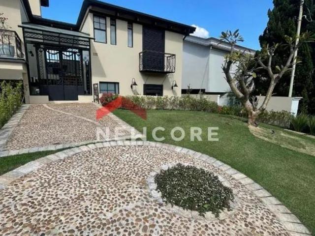 Casa de condomínio em Alameda das Tulipas Alphaville Santana de Parnaíba/SP