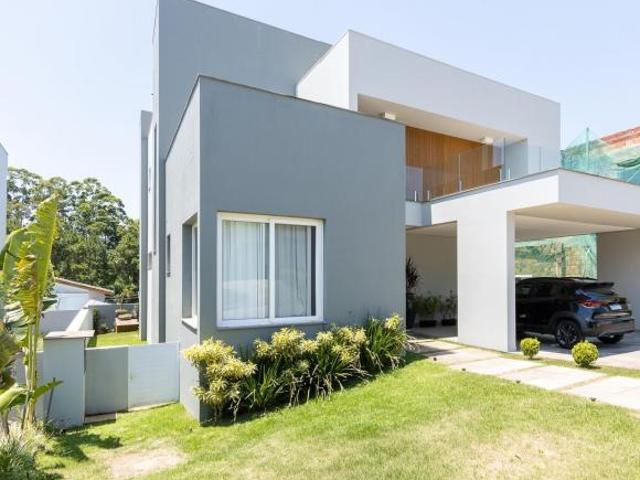 Casa de Condomínio em Alphaville
