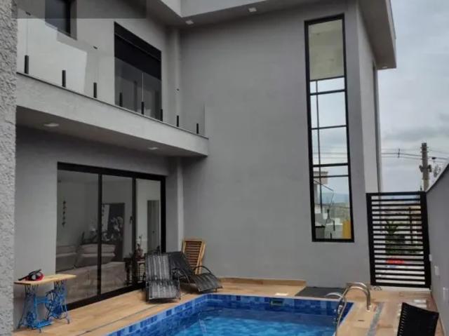 Casa de Condomínio em Alphaville