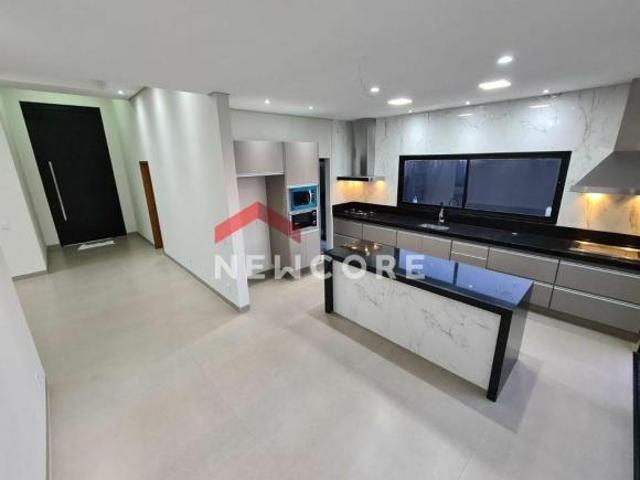 Casa de condomínio em Avenida de León Residencial Villa de León Piratininga/SP