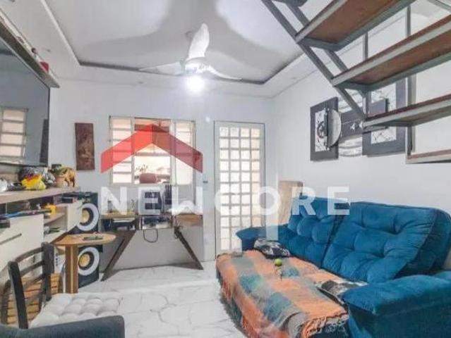 Casa de condomínio em Avenida Edgar Pires de Castro Hípica Porto Alegre/RS