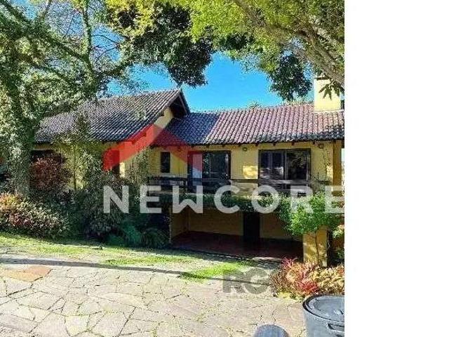 Casa de condomínio em Avenida Firmino Octávio Bimbi Cavalhada Porto Alegre/RS