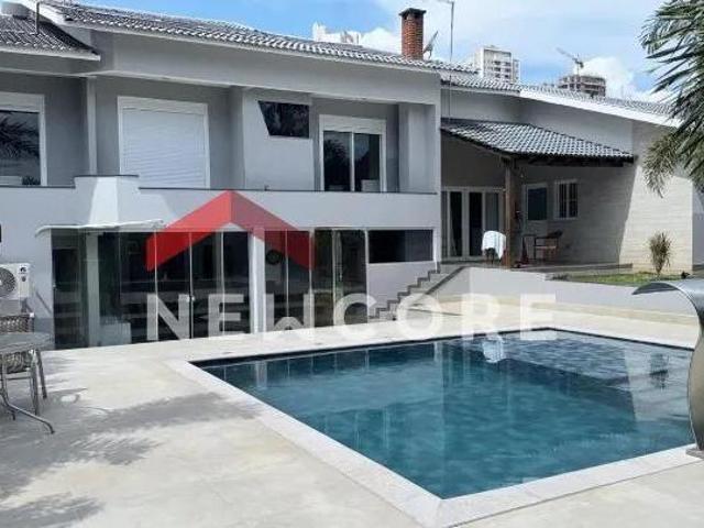 Casa de condomínio em Avenida Guedner Zona 08 Maringá/PR