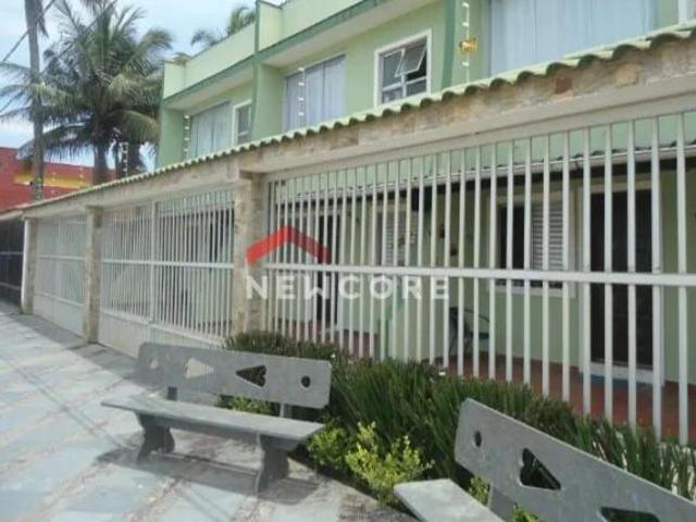 Casa de condomínio em Avenida Maria de Lourdes da Silva Kfouri Massaguaçu Caraguatatuba/SP