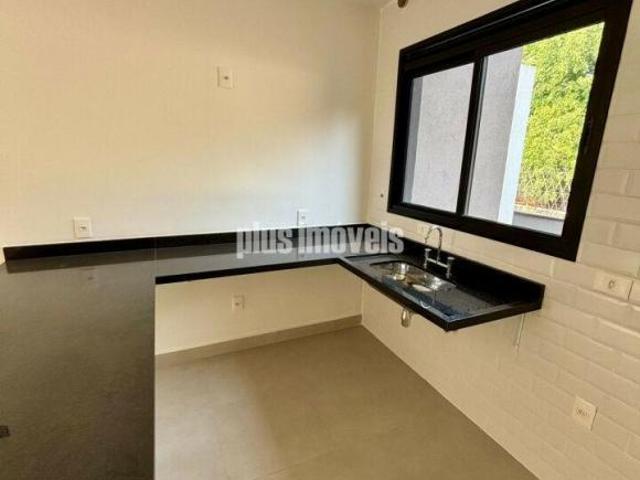 Casa de Condomínio em Brooklin Novo com 163m²