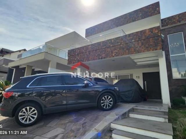 Casa de condomínio em Avenida Edgar Pires de Castro Hípica Porto Alegre/RS