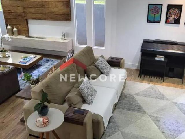 Casa de condomínio em Estrada Carlos Antônio Pereira de Castro Pitas Cotia/SP