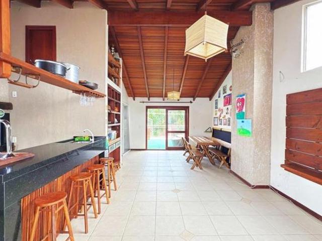 Casa de Condomínio em Hípica