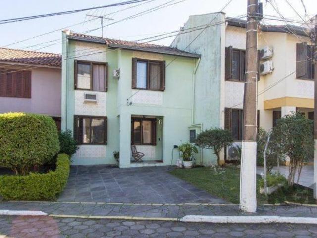 Casa de Condomínio em Hípica