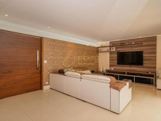 Casa de condomínio em Interlagos com 4 Dormitórios, sendo 2 suítes área gourmet com jacuzzi